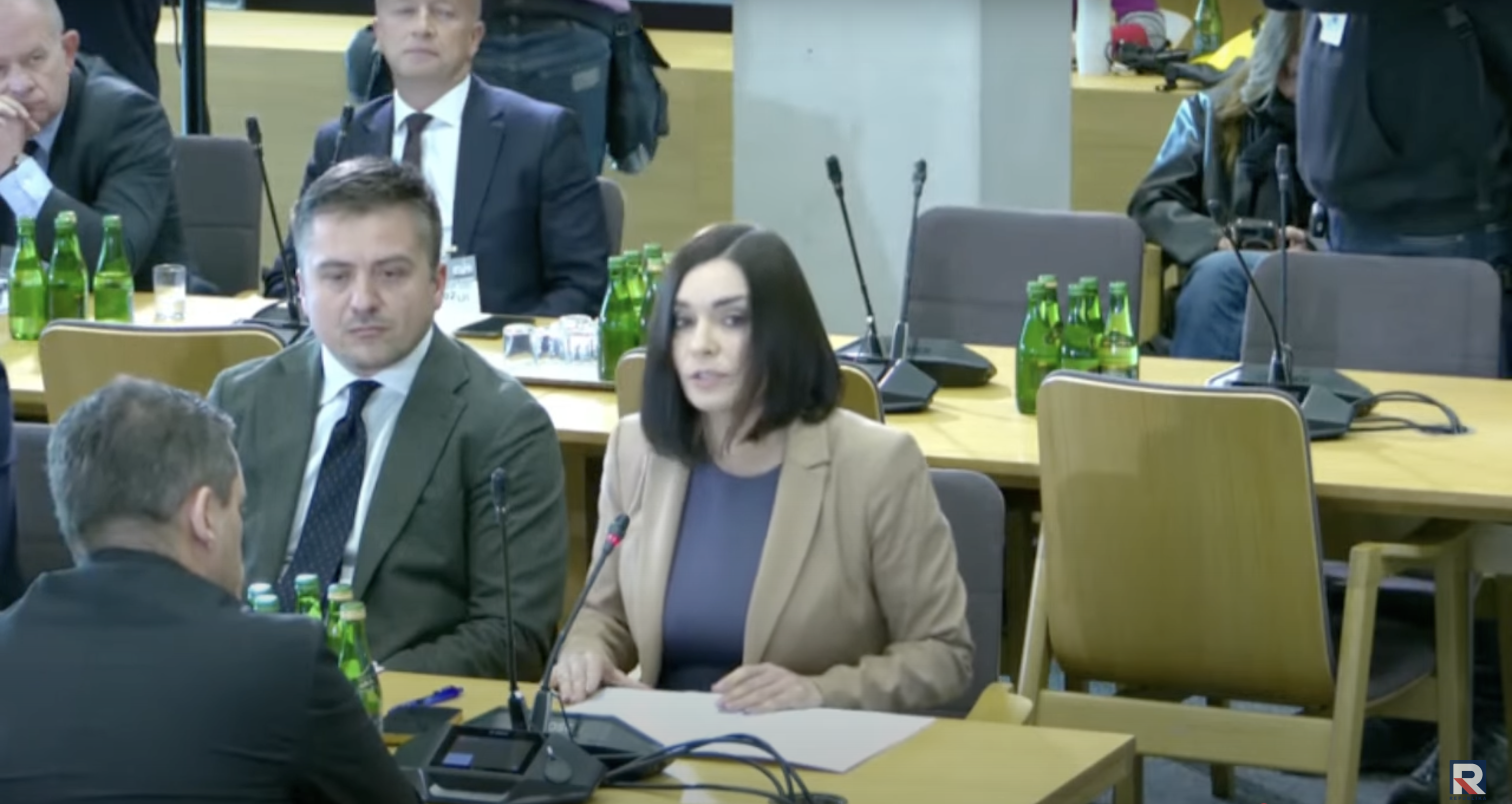 Internauci komentują: spektakularna porażka komisji